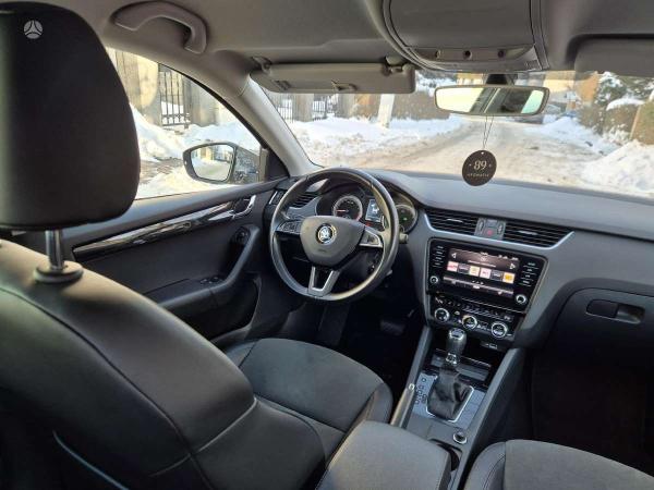 Yellow Skoda Octavia 2019 in Vilnius, with an engine capacity of 1.60 L and mileage of 124 thousand km for 10800 €, photo 10 on AUTOMOTO.COM.LV