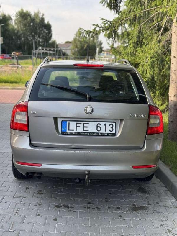 Dzeltens Skoda Octavia 2010 Viļņa, ar dzinēja tilpumu 1.39 L un nobraukumu 331 tūkst. km par 1450 €, foto 4 vietnē AUTOMOTO.COM.LV