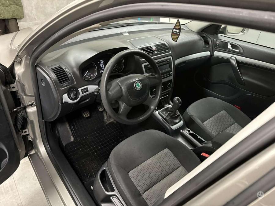 Dzeltens Skoda Octavia 2011 Šauļi, ar dzinēja tilpumu 1.40 L un nobraukumu 178 tūkst. km par 3000 €, foto 14 vietnē AUTOMOTO.COM.LV
