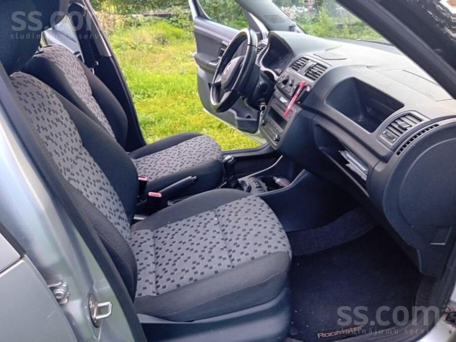 Pelēks Skoda Praktik 2015 Rīga, ar dzinēja tilpumu 1.20 L un nobraukumu 169 tūkst. km par 3535 €, foto 9 vietnē AUTOMOTO.COM.LV