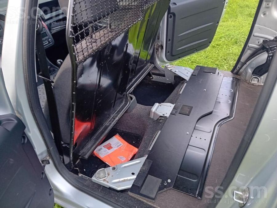 Pelēks Skoda Praktik 2015 Rīga, ar dzinēja tilpumu 1.20 L un nobraukumu 169 tūkst. km par 3535 €, foto 11 vietnē AUTOMOTO.COM.LV