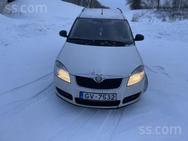 White Skoda Praktik 2007 in Rezekne, with an engine capacity of 1.40 L and mileage of 476 thousand km for 1000 €, photo 2 on AUTOMOTO.COM.LV