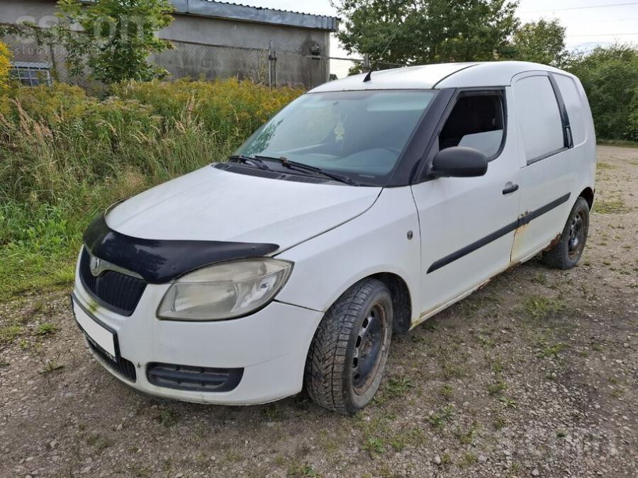 White Skoda Praktik 2007 in Riga, with an engine capacity of 1.40 L and mileage of 411 thousand km for 380 €, photo 1 on AUTOMOTO.COM.LV