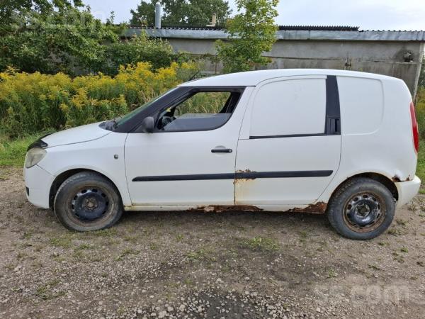 Balts Skoda Praktik 2007 Rīga, ar dzinēja tilpumu 1.40 L un nobraukumu 411 tūkst. km par 380 €, foto 3 vietnē AUTOMOTO.COM.LV