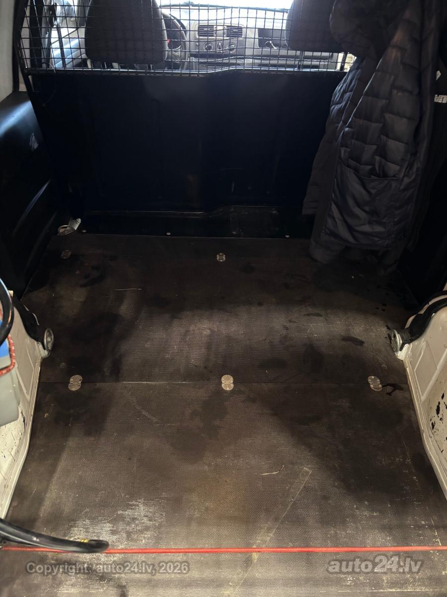 Balts Skoda Praktik 2014 Tallina, ar dzinēja tilpumu 1.20 L un nobraukumu 202 tūkst. km par 2000 €, foto 9 vietnē AUTOMOTO.COM.LV
