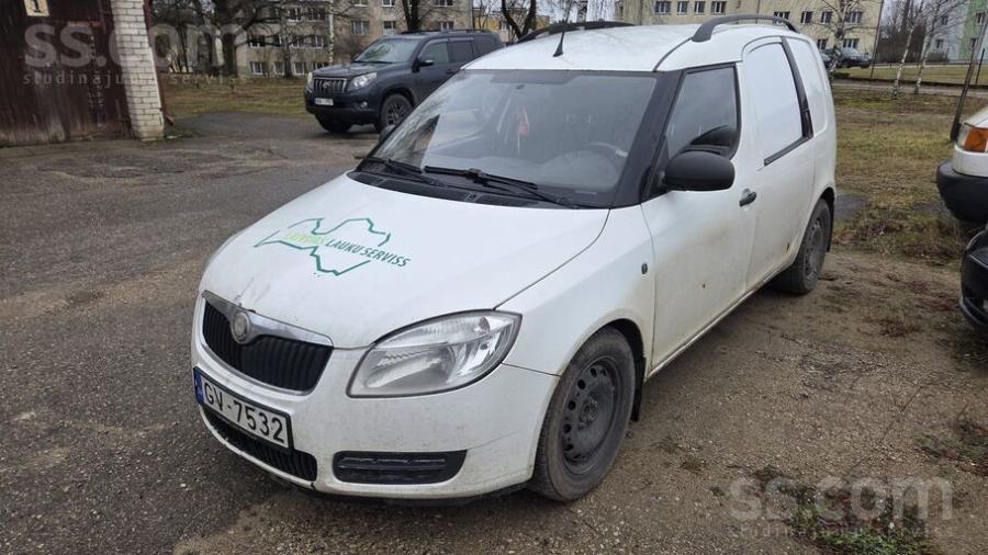 Balts Skoda Praktik 2007 Cēsis, ar dzinēja tilpumu 1.40 L un nobraukumu 450 tūkst. km par 350 €, foto 2 vietnē AUTOMOTO.COM.LV