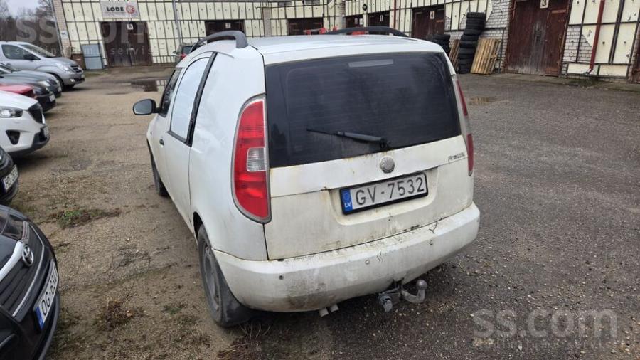 Balts Skoda Praktik 2007 Cēsis, ar dzinēja tilpumu 1.40 L un nobraukumu 450 tūkst. km par 350 €, foto 4 vietnē AUTOMOTO.COM.LV