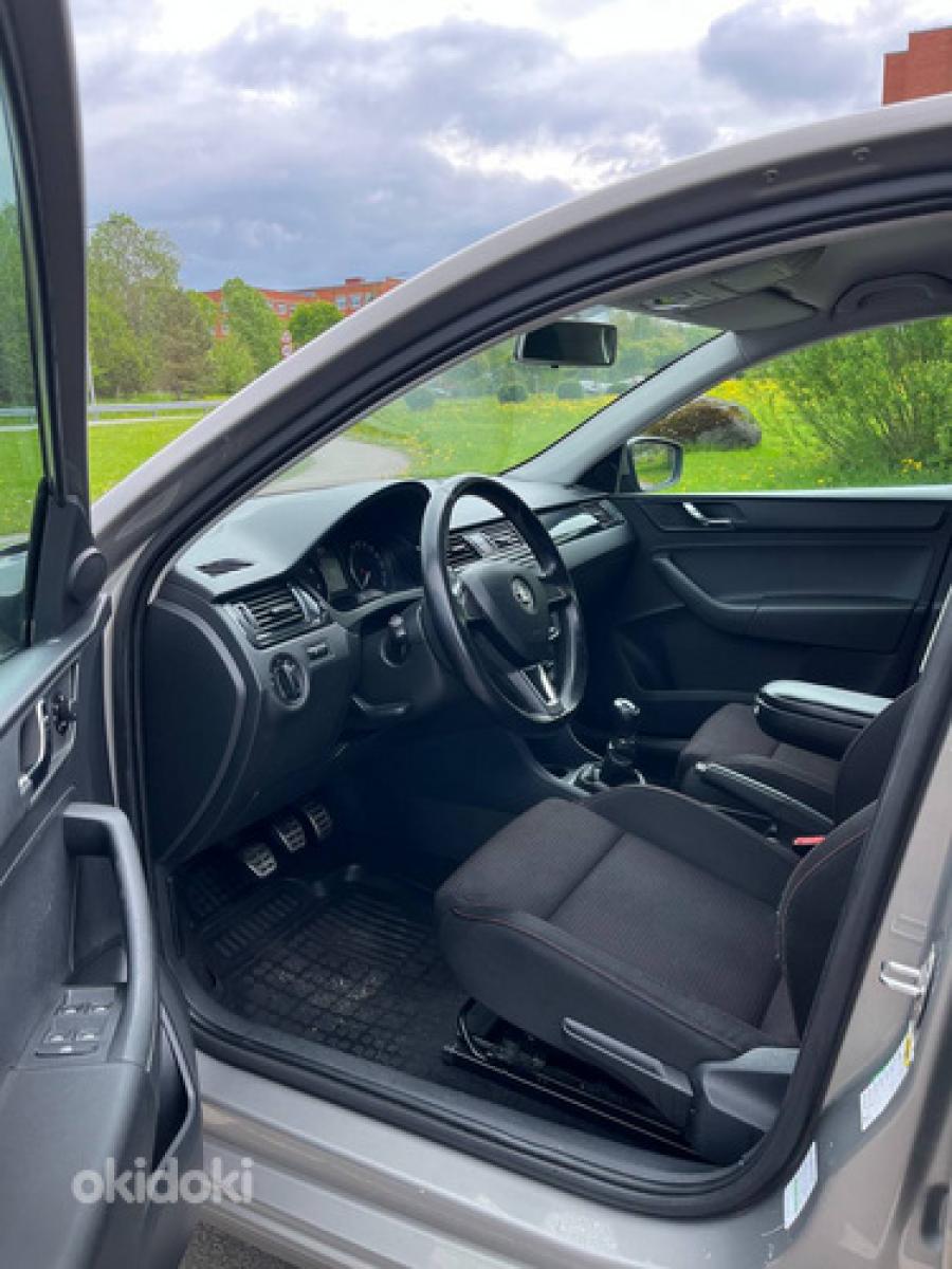 Smilšu krāsa Skoda Rapid 2013 Sillamē, ar dzinēja tilpumu 1.20 L un nobraukumu 220 tūkst. km par 3350 €, foto 7 vietnē AUTOMOTO.COM.LV