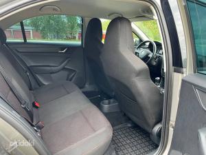 Smilšu krāsa Skoda Rapid 2013 Sillamē, ar dzinēja tilpumu 1.20 L un nobraukumu 220 tūkst. km par 3350 €, foto 8 vietnē AUTOMOTO.COM.LV