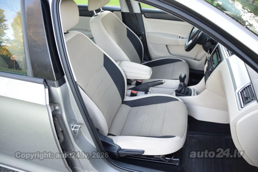Smilšu krāsa Skoda Rapid 2015 Viljandi, ar dzinēja tilpumu 1.20 L un nobraukumu 148 tūkst. km par 6990 €, foto 11 vietnē AUTOMOTO.COM.LV