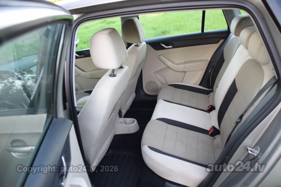 Smilšu krāsa Skoda Rapid 2015 Viljandi, ar dzinēja tilpumu 1.20 L un nobraukumu 148 tūkst. km par 6990 €, foto 13 vietnē AUTOMOTO.COM.LV