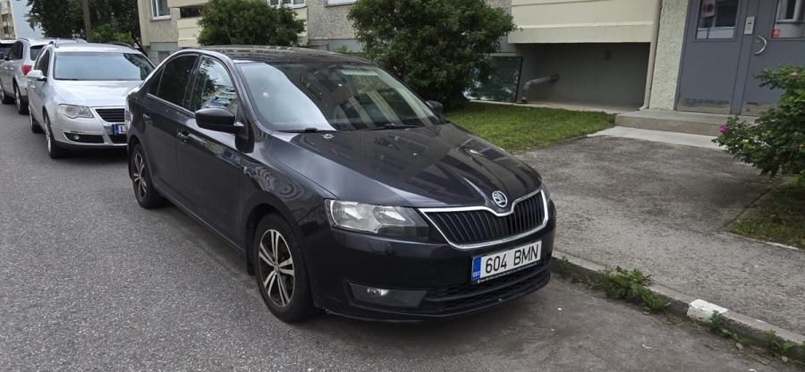 Black Skoda Rapid 2014 in Tallinn, with an engine capacity of 1.20 L and mileage of 336 thousand km for 2439 €, photo 9 on AUTOMOTO.COM.LV