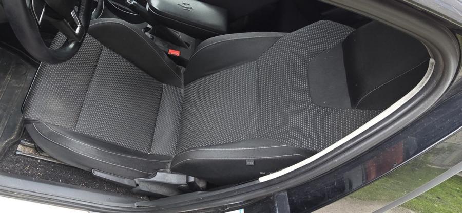 Black Skoda Rapid 2014 in Tallinn, with an engine capacity of 1.20 L and mileage of 336 thousand km for 2439 €, photo 11 on AUTOMOTO.COM.LV