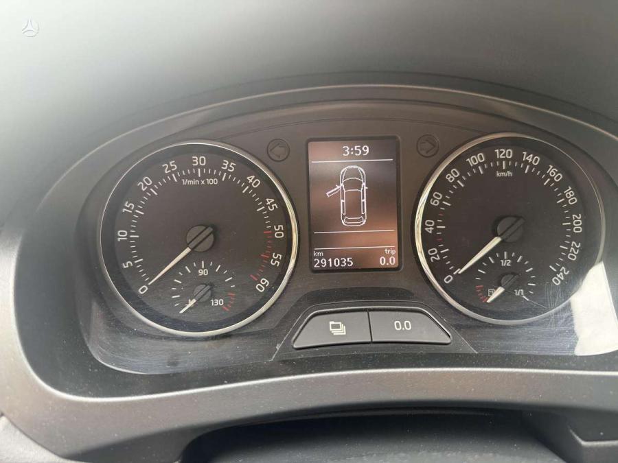 Черный Шкода Рапид 2014 в Вильнюс, объемом двигателя 0.00 л и пробегом 290 тыс. км за 4150 €, фото 8 на AUTOMOTO.COM.LV
