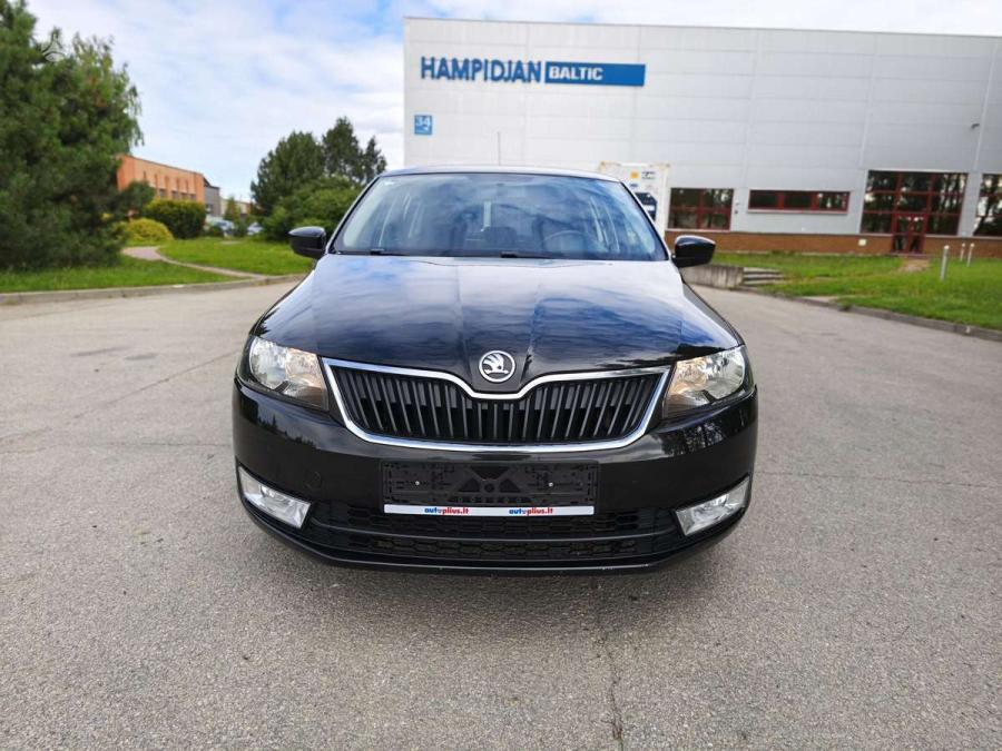 Black Skoda Rapid 2014 in Siauliai, with an engine capacity of 1.60 L and mileage of 299 thousand km for 4200 €, photo 3 on AUTOMOTO.COM.LV
