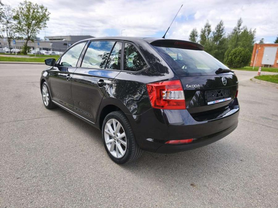 Black Skoda Rapid 2014 in Siauliai, with an engine capacity of 1.60 L and mileage of 299 thousand km for 4200 €, photo 6 on AUTOMOTO.COM.LV