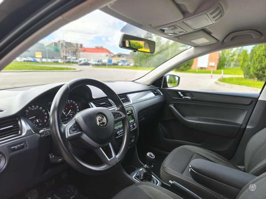Black Skoda Rapid 2014 in Siauliai, with an engine capacity of 1.60 L and mileage of 299 thousand km for 4200 €, photo 12 on AUTOMOTO.COM.LV