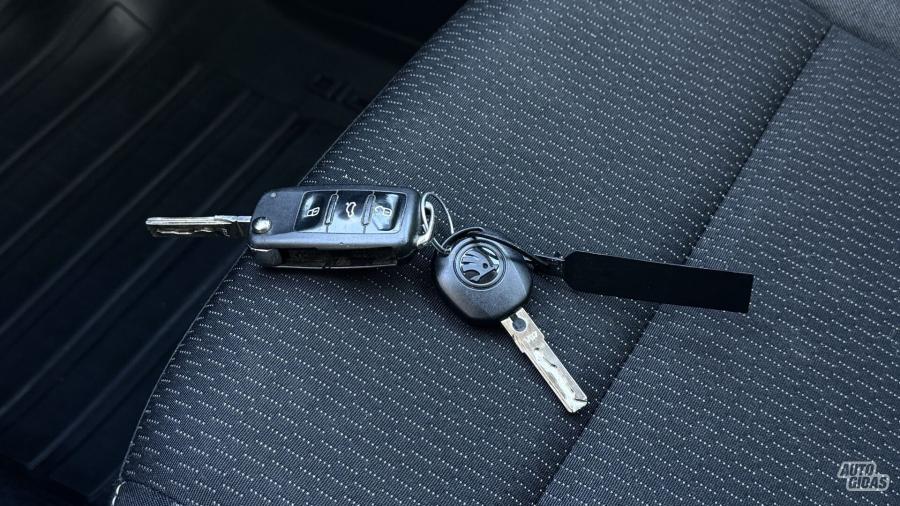 Melns Skoda Rapid 2015 Radviliškis, ar dzinēja tilpumu 1.60 L un nobraukumu 206 tūkst. km par 5250 €, foto 26 vietnē AUTOMOTO.COM.LV