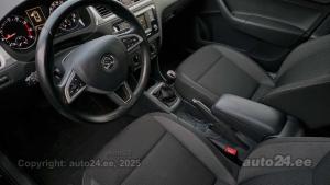 Melns Skoda Rapid 2016 Tallina, ar dzinēja tilpumu 1.20 L un nobraukumu 116 tūkst. km par 4900 €, foto 18 vietnē AUTOMOTO.COM.LV