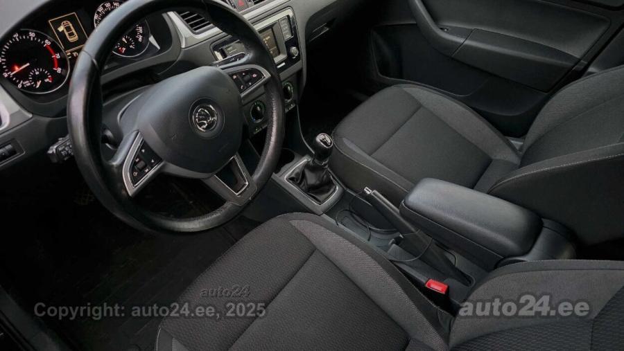 Melns Skoda Rapid 2016 Tallina, ar dzinēja tilpumu 1.20 L un nobraukumu 116 tūkst. km par 4900 €, foto 18 vietnē AUTOMOTO.COM.LV