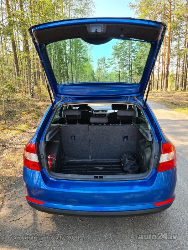 Blue Skoda Rapid 2014 in Tallinn, with an engine capacity of 1.60 L and mileage of 253 thousand km for 5200 €, photo 10 on AUTOMOTO.COM.LV