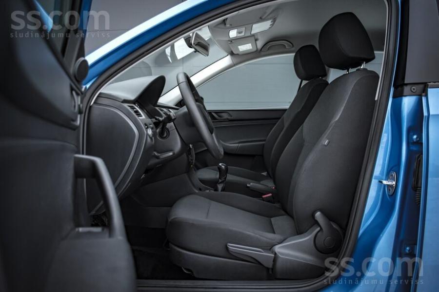 Blue Skoda Rapid 2015 in Riga, with an engine capacity of 1.40 L and mileage of 0 thousand km for 6490 €, photo 9 on AUTOMOTO.COM.LV