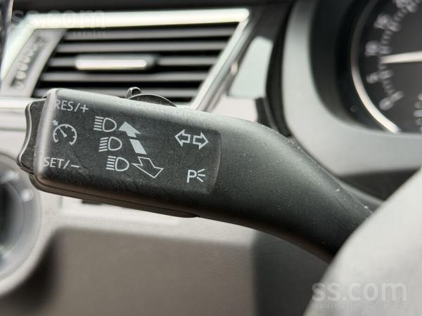 Blue Skoda Rapid 2015 in Riga, with an engine capacity of 1.60 L and mileage of 187 thousand km for 5990 €, photo 7 on AUTOMOTO.COM.LV