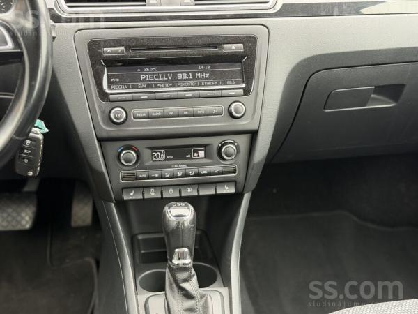 Blue Skoda Rapid 2015 in Riga, with an engine capacity of 1.60 L and mileage of 187 thousand km for 5990 €, photo 9 on AUTOMOTO.COM.LV