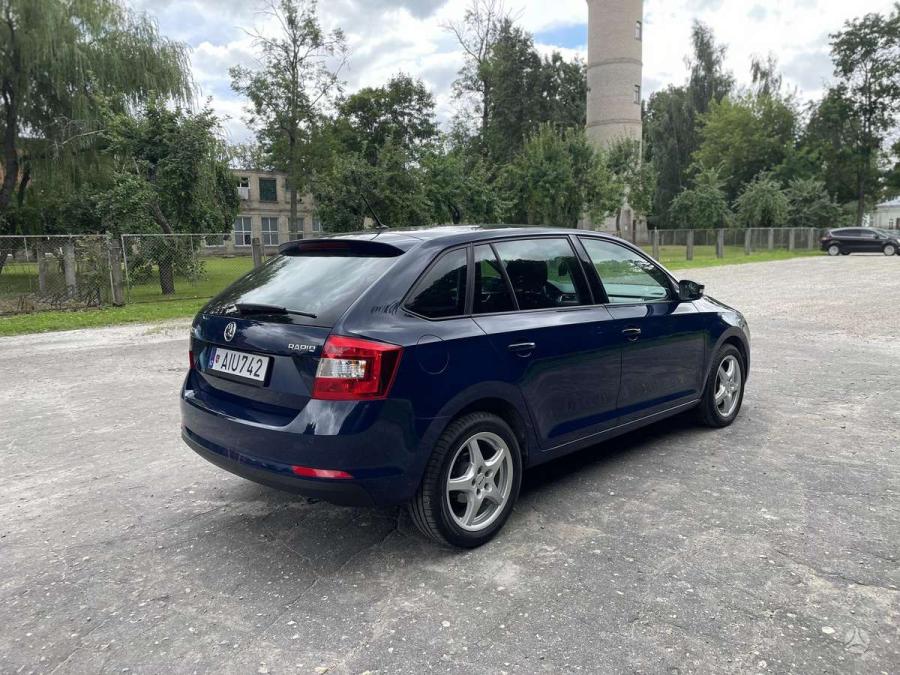 Zils Skoda Rapid 2015 Viļņa, ar dzinēja tilpumu 1.60 L un nobraukumu 148 tūkst. km par 4999 €, foto 4 vietnē AUTOMOTO.COM.LV