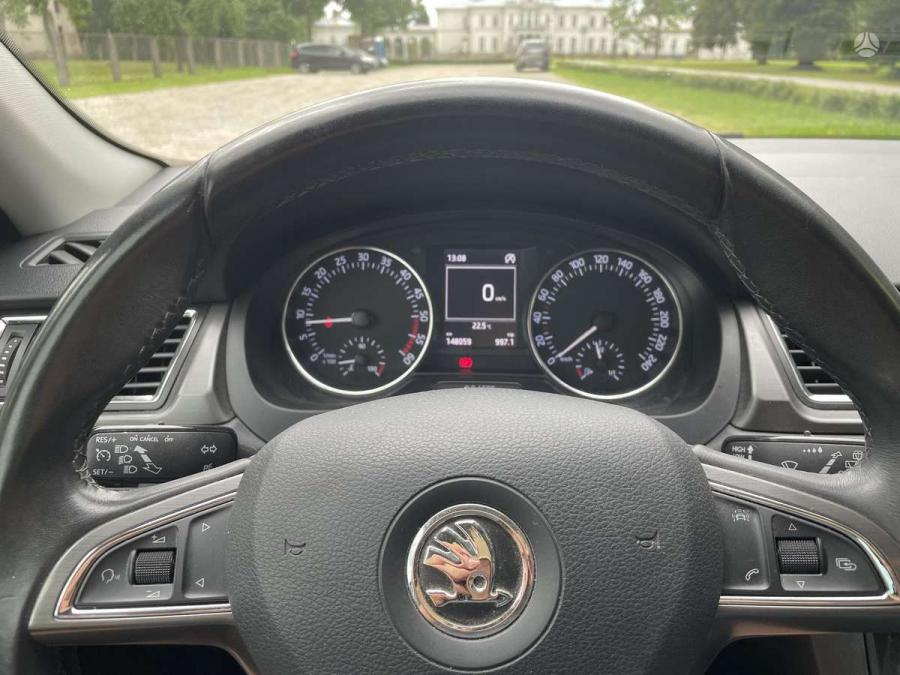 Zils Skoda Rapid 2015 Viļņa, ar dzinēja tilpumu 1.60 L un nobraukumu 148 tūkst. km par 4999 €, foto 17 vietnē AUTOMOTO.COM.LV