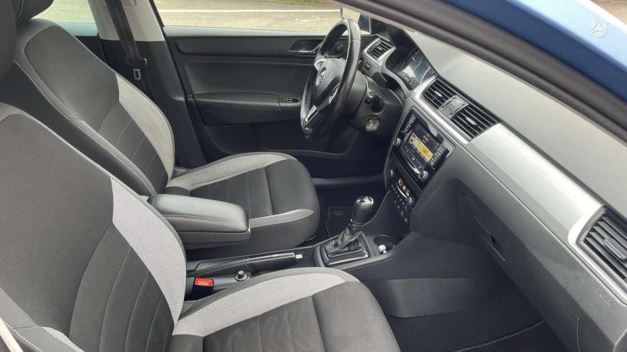 Zils Skoda Rapid 2016 Šauļi, ar dzinēja tilpumu 1.42 L un nobraukumu 165 tūkst. km par 5950 €, foto 13 vietnē AUTOMOTO.COM.LV