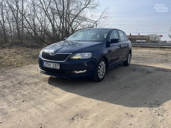 Zils Skoda Rapid 2017 Vievis, ar dzinēja tilpumu 1.40 L un nobraukumu 220 tūkst. km par 4200 €, foto 1 vietnē AUTOMOTO.COM.LV