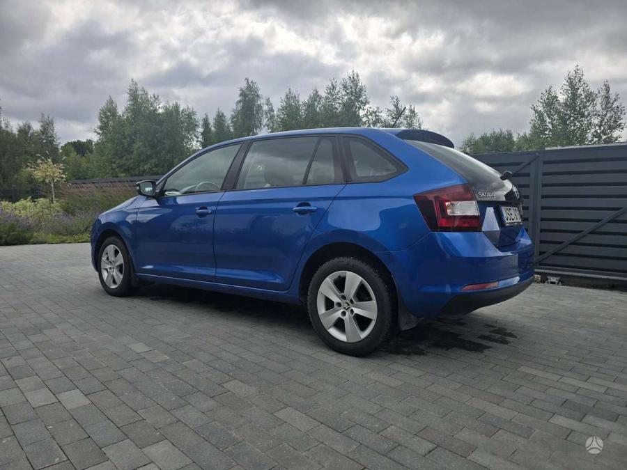 Blue Skoda Rapid 2017 in Vilnius, with an engine capacity of 1.20 L and mileage of 98 thousand km for 6350 €, photo 1 on AUTOMOTO.COM.LV
