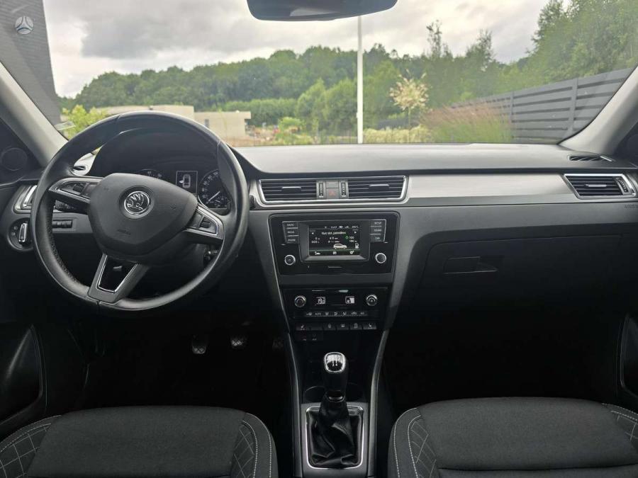 Blue Skoda Rapid 2017 in Vilnius, with an engine capacity of 1.20 L and mileage of 98 thousand km for 6350 €, photo 7 on AUTOMOTO.COM.LV
