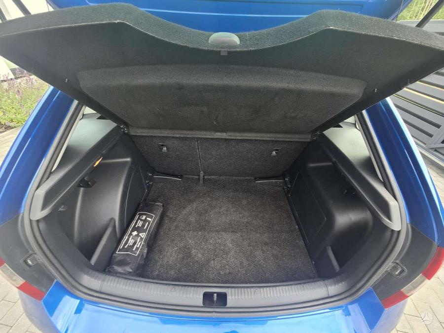 Blue Skoda Rapid 2017 in Vilnius, with an engine capacity of 1.20 L and mileage of 98 thousand km for 6350 €, photo 12 on AUTOMOTO.COM.LV