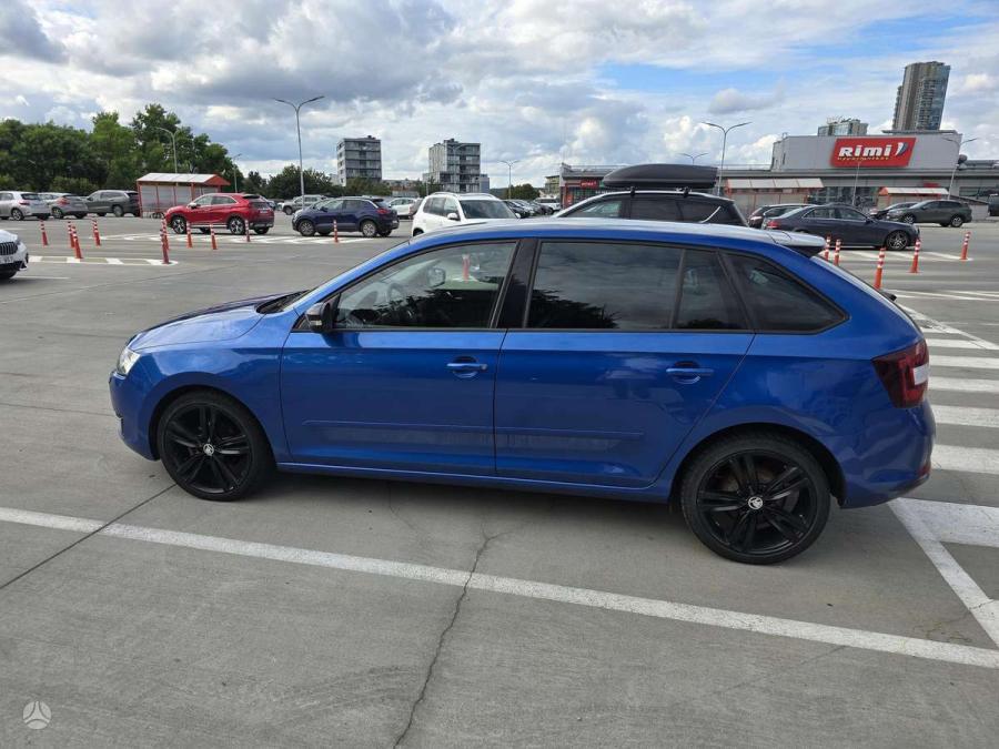 Blue Skoda Rapid 2017 in Vilnius, with an engine capacity of 1.40 L and mileage of 295 thousand km for 7500 €, photo 4 on AUTOMOTO.COM.LV