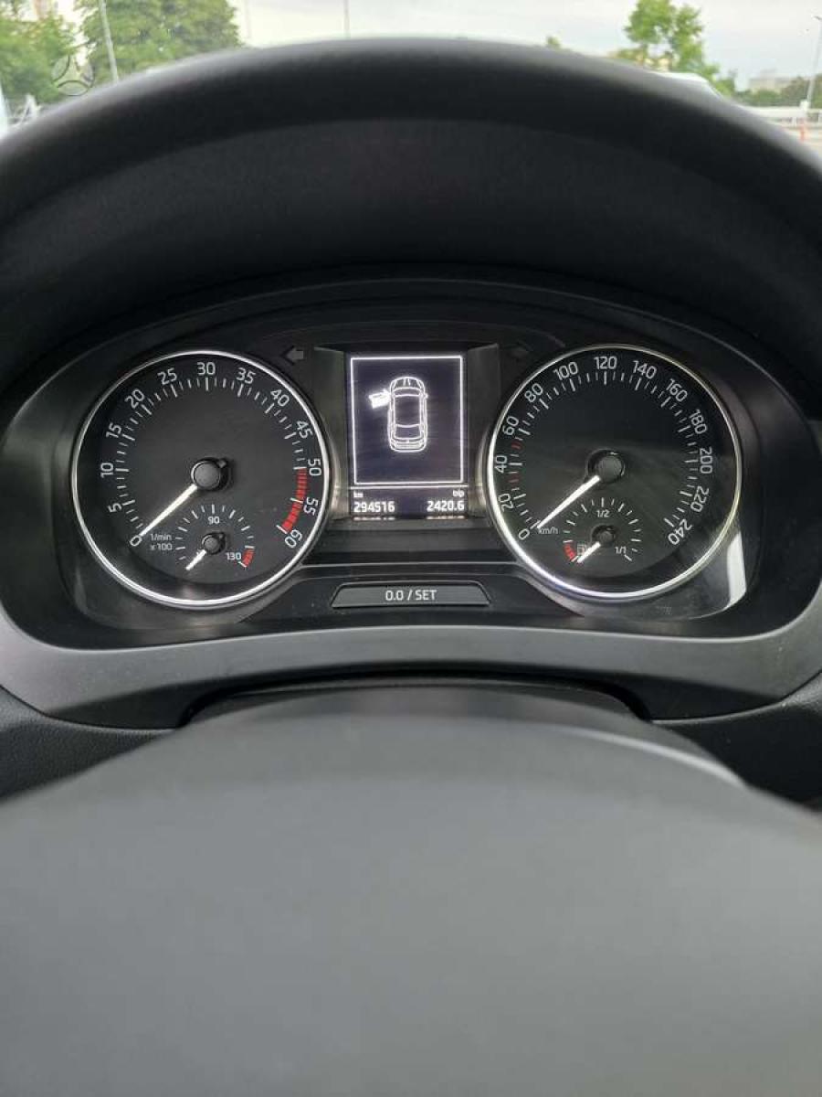 Blue Skoda Rapid 2017 in Vilnius, with an engine capacity of 1.40 L and mileage of 295 thousand km for 7500 €, photo 11 on AUTOMOTO.COM.LV