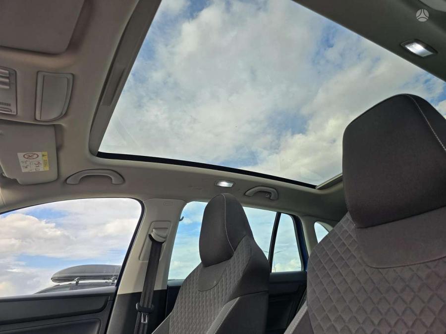 Blue Skoda Rapid 2017 in Vilnius, with an engine capacity of 1.40 L and mileage of 295 thousand km for 7500 €, photo 17 on AUTOMOTO.COM.LV