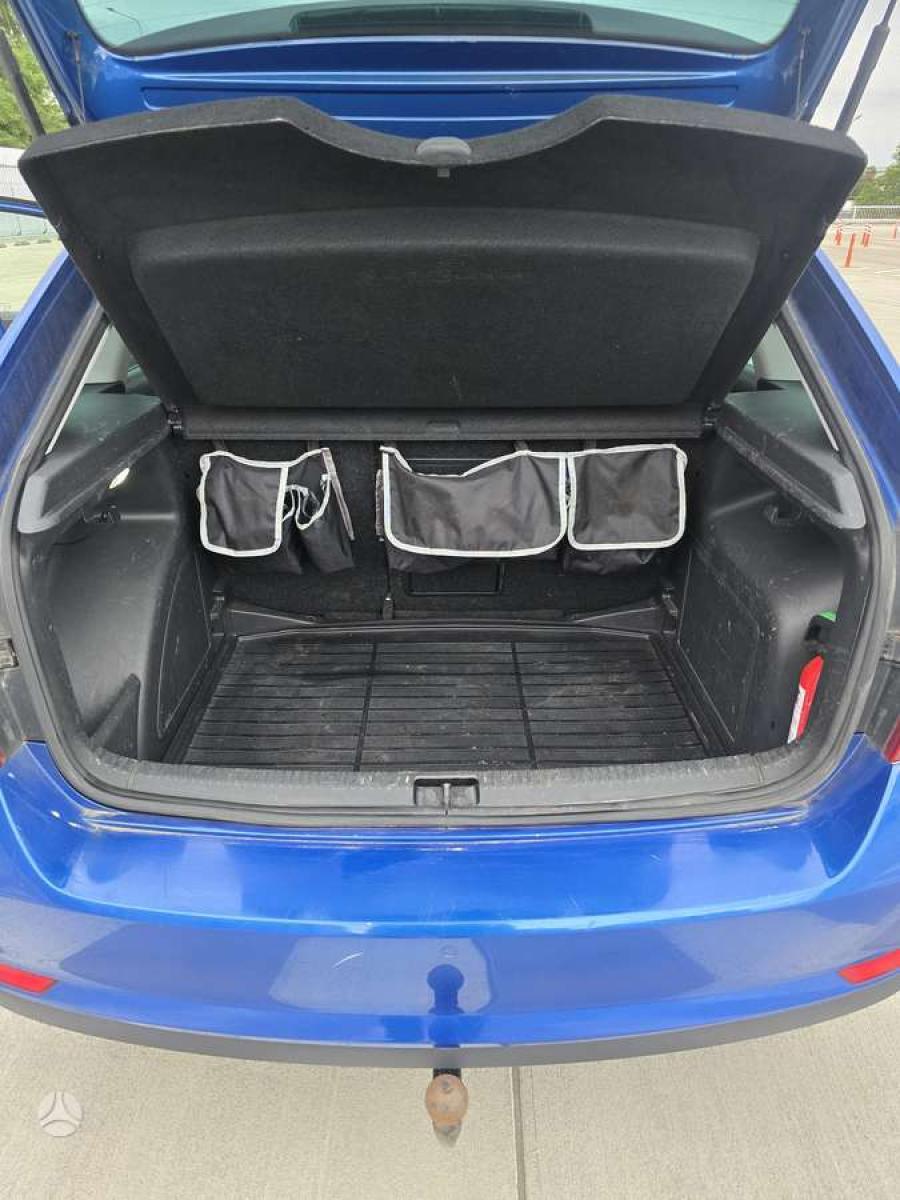 Blue Skoda Rapid 2017 in Vilnius, with an engine capacity of 1.40 L and mileage of 295 thousand km for 7500 €, photo 18 on AUTOMOTO.COM.LV