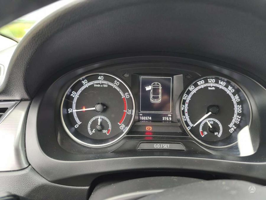 Zils Skoda Rapid 2018 Kauņa, ar dzinēja tilpumu 1.00 L un nobraukumu 167 tūkst. km par 6100 €, foto 17 vietnē AUTOMOTO.COM.LV
