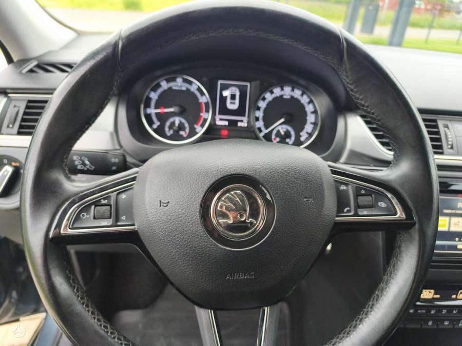 Zils Skoda Rapid 2018 Kauņa, ar dzinēja tilpumu 1.00 L un nobraukumu 167 tūkst. km par 6100 €, foto 22 vietnē AUTOMOTO.COM.LV