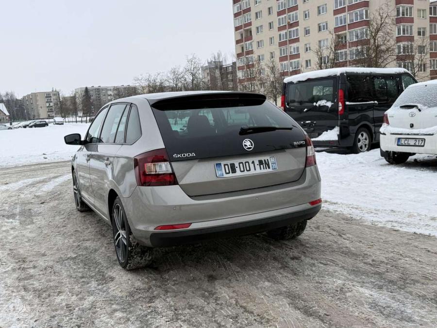 Brūns Skoda Rapid 2013 Panevēža, ar dzinēja tilpumu 1.60 L un nobraukumu 257 tūkst. km par 4990 €, foto 7 vietnē AUTOMOTO.COM.LV