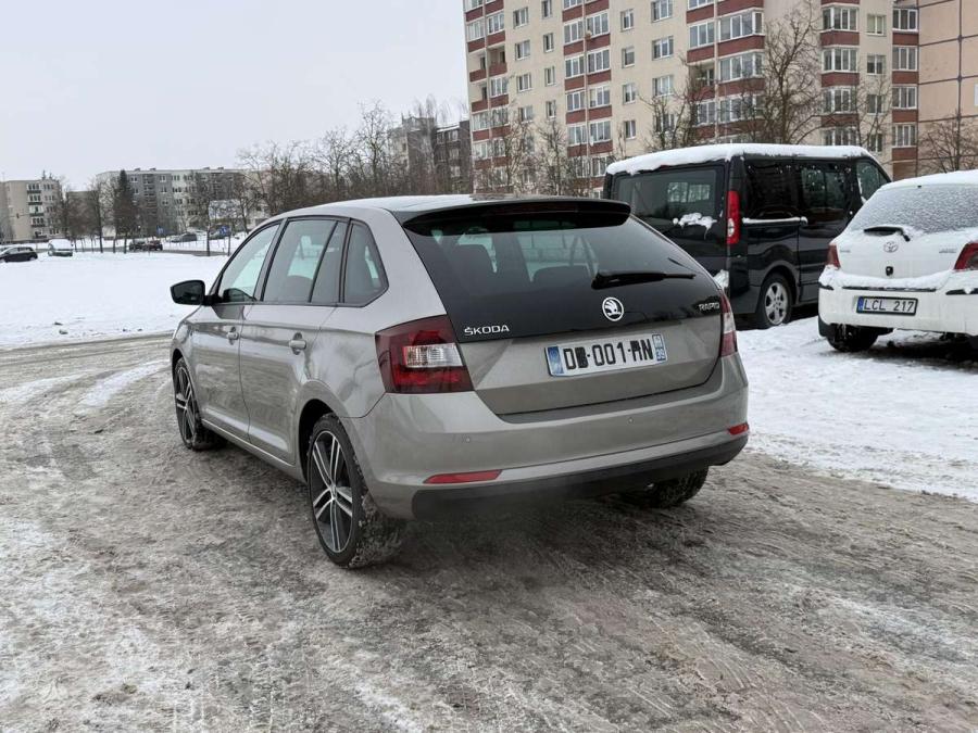 Brūns Skoda Rapid 2013 Panevēža, ar dzinēja tilpumu 1.60 L un nobraukumu 257 tūkst. km par 4990 €, foto 11 vietnē AUTOMOTO.COM.LV