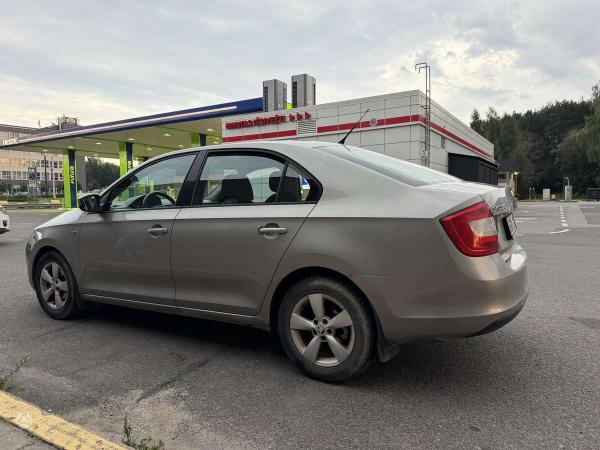 Brown Skoda Rapid 2013 in Vilnius, with an engine capacity of 1.20 L and mileage of 228 thousand km for 2700 €, photo 4 on AUTOMOTO.COM.LV