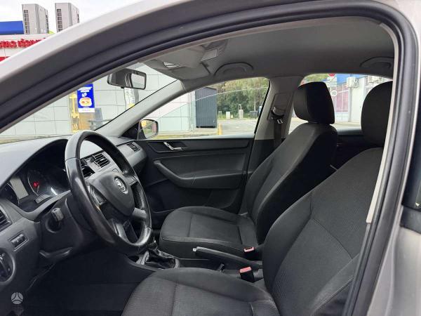 Brown Skoda Rapid 2013 in Vilnius, with an engine capacity of 1.20 L and mileage of 228 thousand km for 2700 €, photo 6 on AUTOMOTO.COM.LV