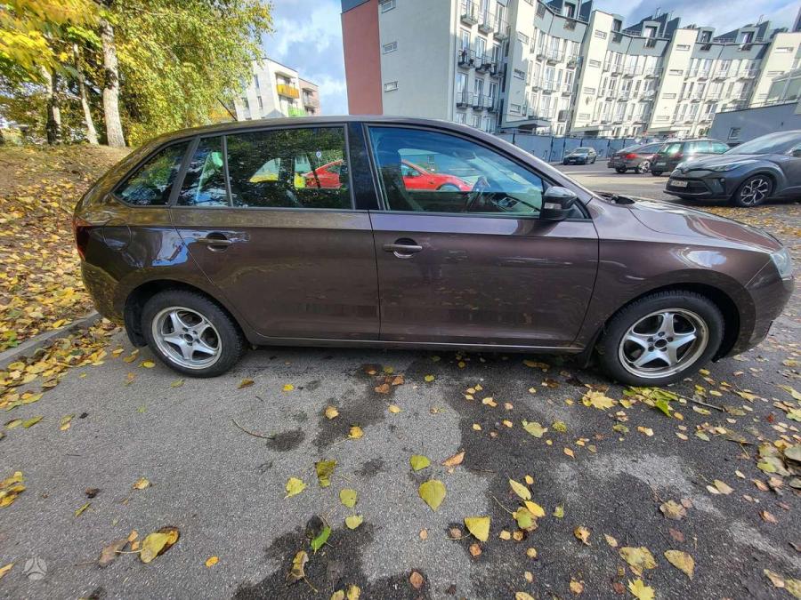 Brūns Skoda Rapid 2016 Viļņa, ar dzinēja tilpumu 1.60 L un nobraukumu 250 tūkst. km par 7500 €, foto 6 vietnē AUTOMOTO.COM.LV