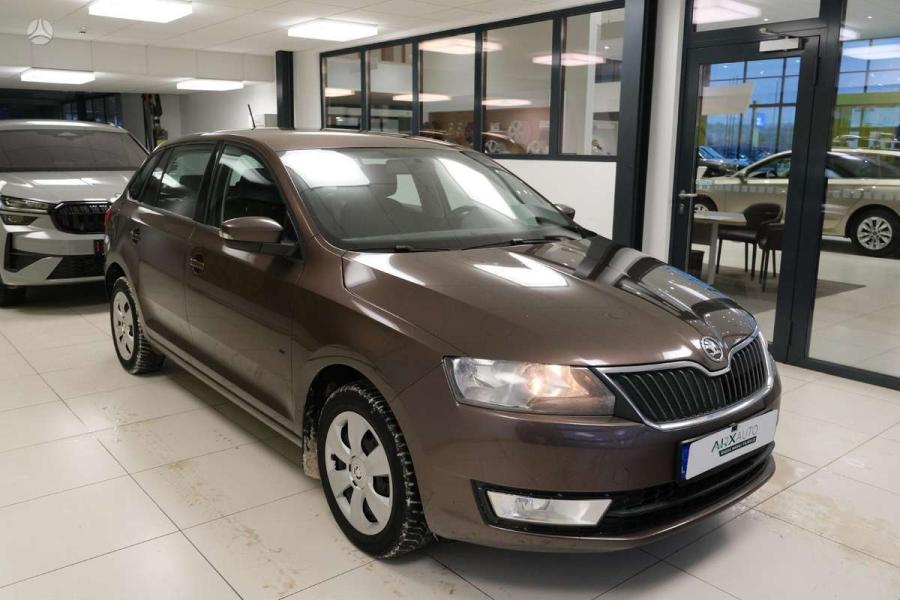 Brown Skoda Rapid 2016 in Vilnius, with an engine capacity of 1.20 L and mileage of 175 thousand km for 6900 €, photo 2 on AUTOMOTO.COM.LV