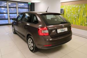 Brown Skoda Rapid 2016 in Vilnius, with an engine capacity of 1.20 L and mileage of 175 thousand km for 6900 €, photo 3 on AUTOMOTO.COM.LV