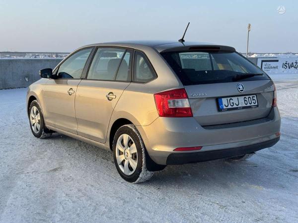 Brūns Skoda Rapid 2016 Viļņa, ar dzinēja tilpumu 1.20 L un nobraukumu 220 tūkst. km par 4800 €, foto 3 vietnē AUTOMOTO.COM.LV