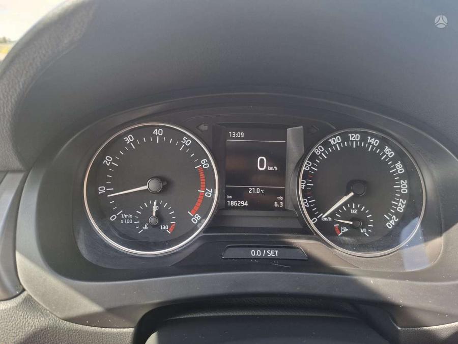 Brūns Skoda Rapid 2016 Viļņa, ar dzinēja tilpumu 1.20 L un nobraukumu 186 tūkst. km par 5500 €, foto 7 vietnē AUTOMOTO.COM.LV